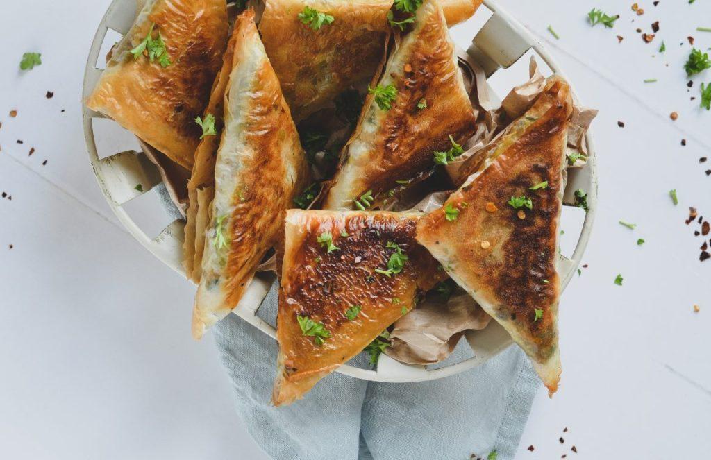 Samosa med græskar og kål - Opskrift på veganske samosa