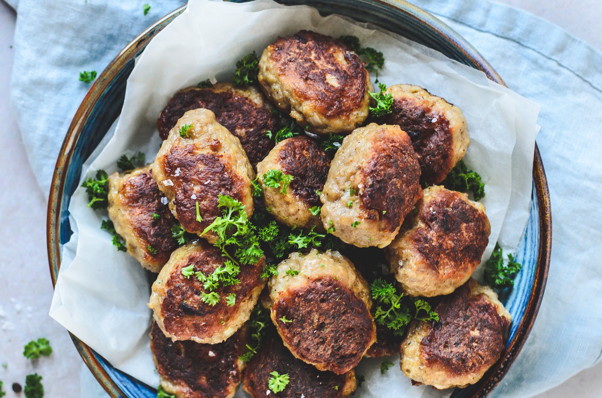 Gammeldags Frikadeller - Nem Opskrift på Saftige Frikadeller