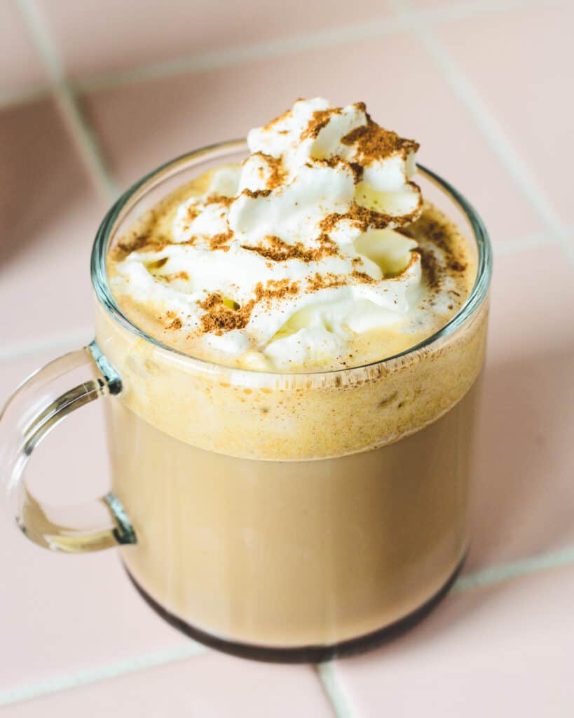 Pumpkin Spice Latte - Efterårskaffe med Varme Krydderier
