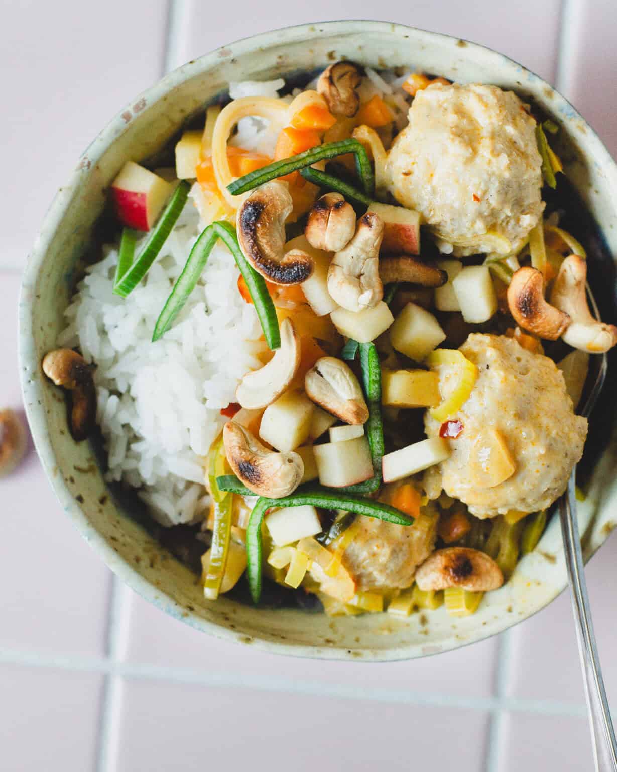 Kødboller i Rød Karry - Lækker Ret med Et Thailandsk Twist